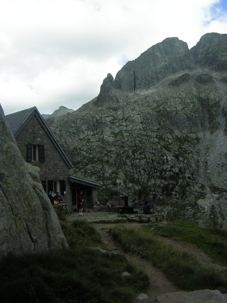 Refugi Ventosa et Calvell - Camptocamp.org