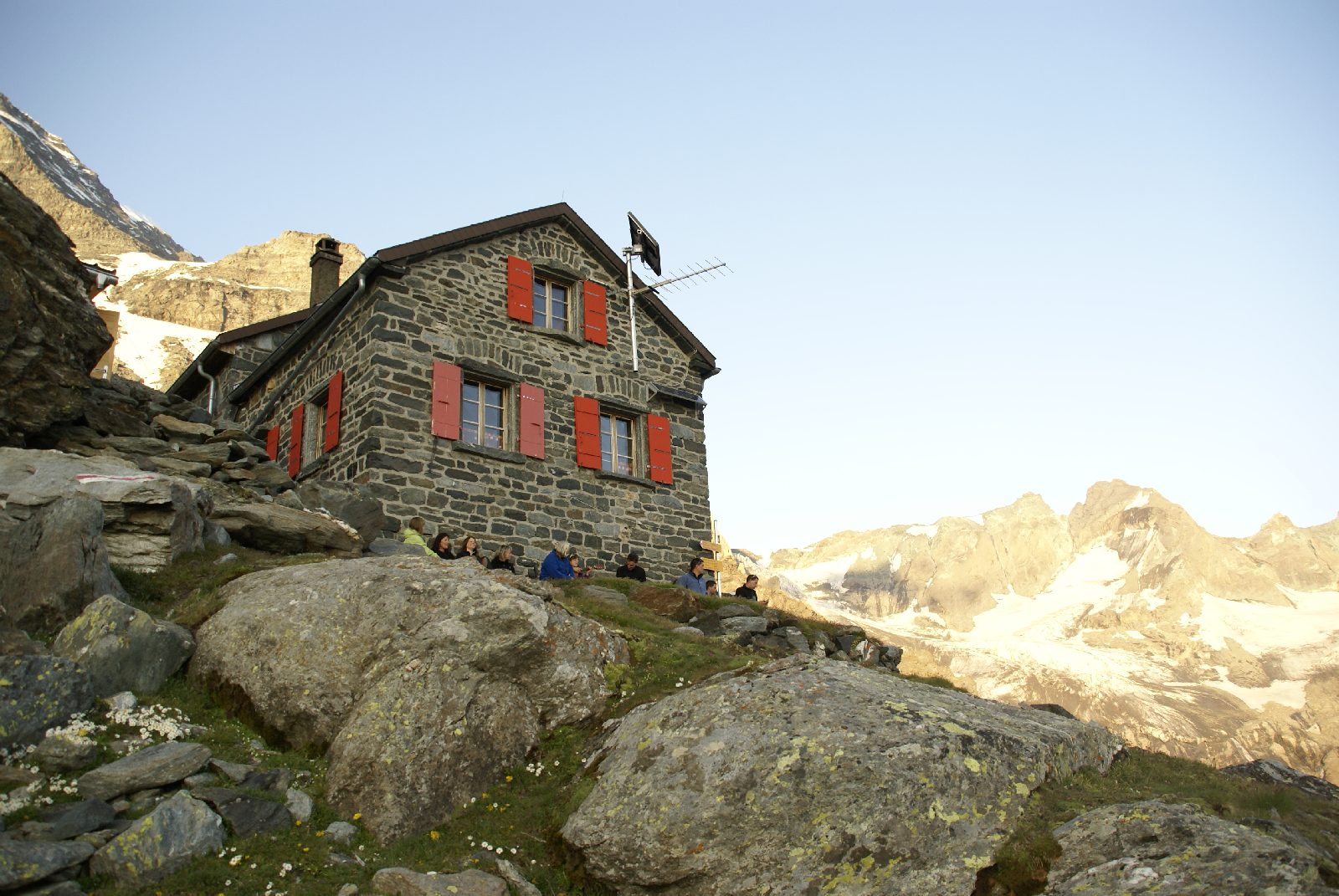 Cabane de Valsorey CAS - Camptocamp.org