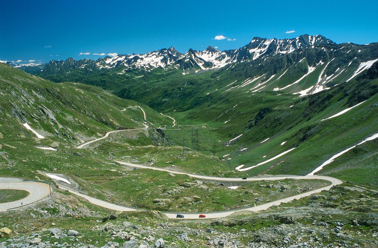 Au dessus du Nufenenpass - Camptocamp.org