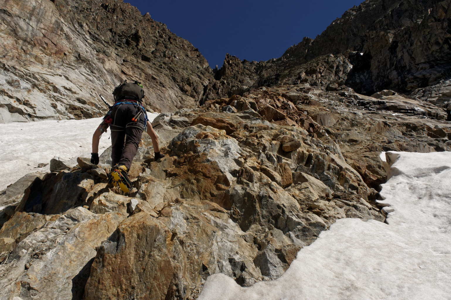 Mont Blanc : Arête de Peuterey classique - Camptocamp.org