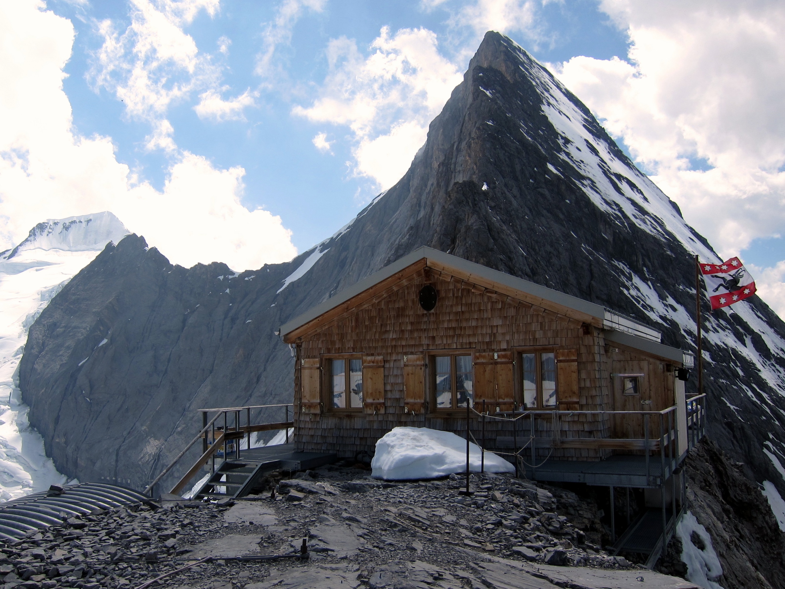Mittellegihütte - Camptocamp.org