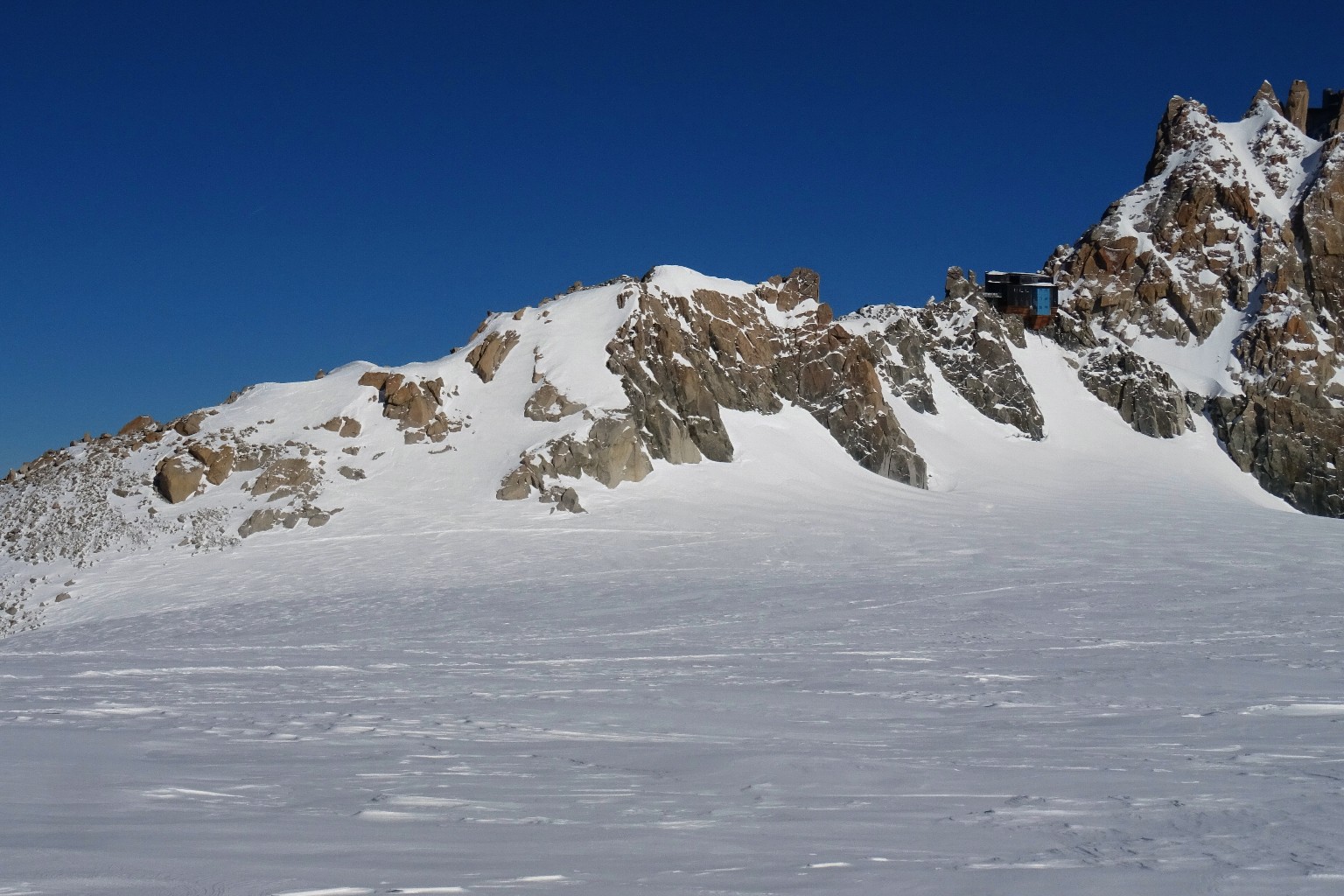 Refuge des Cosmiques : Laurence Ridge - Camptocamp.org