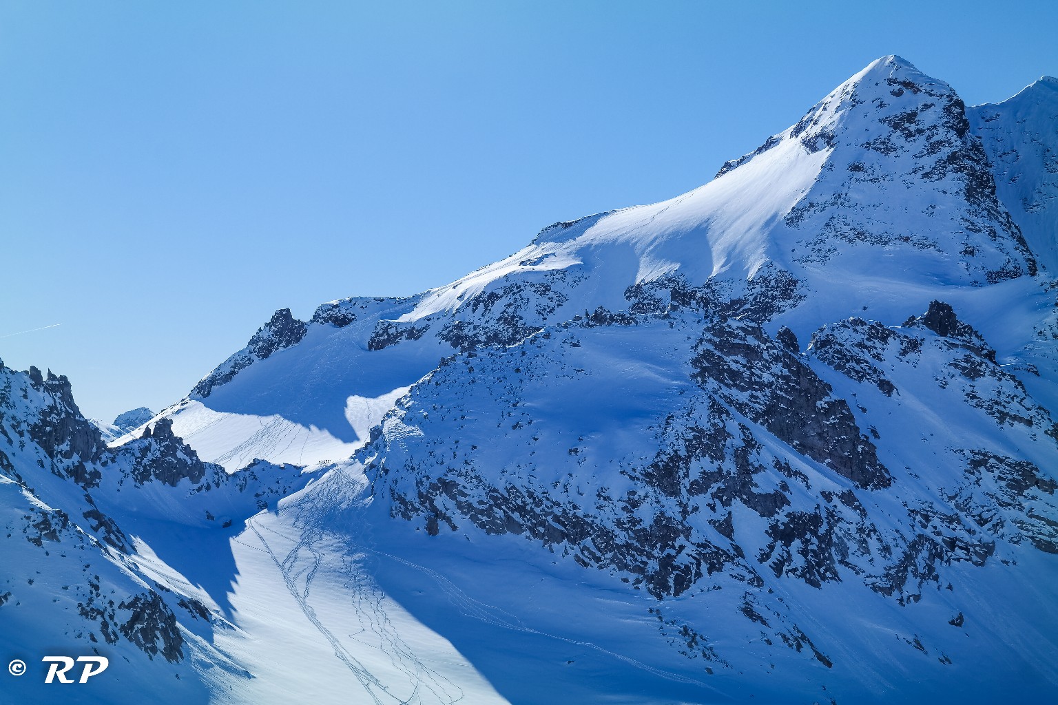 Ofenhorn / Punta d'Arbola : De la Binntalhütte - Camptocamp.org