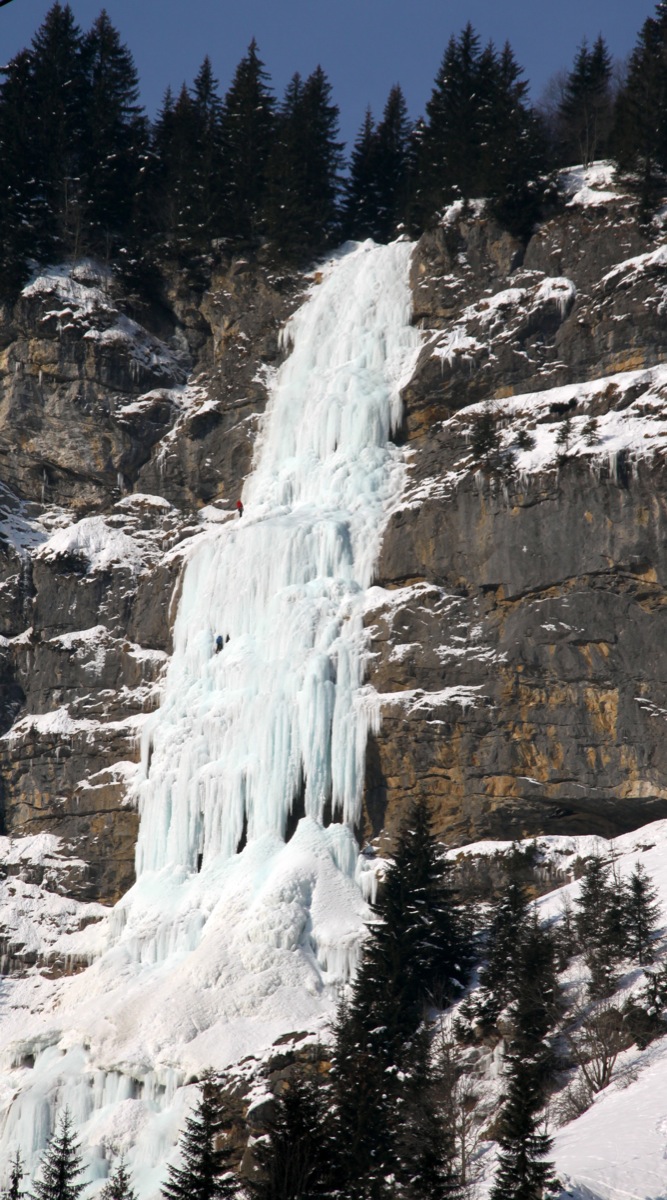 Vallée d'Abondance : Cascade de l'Essert - Camptocamp.org Vallée d'Abondance : Cascade de l'Essert - Camptocamp.org