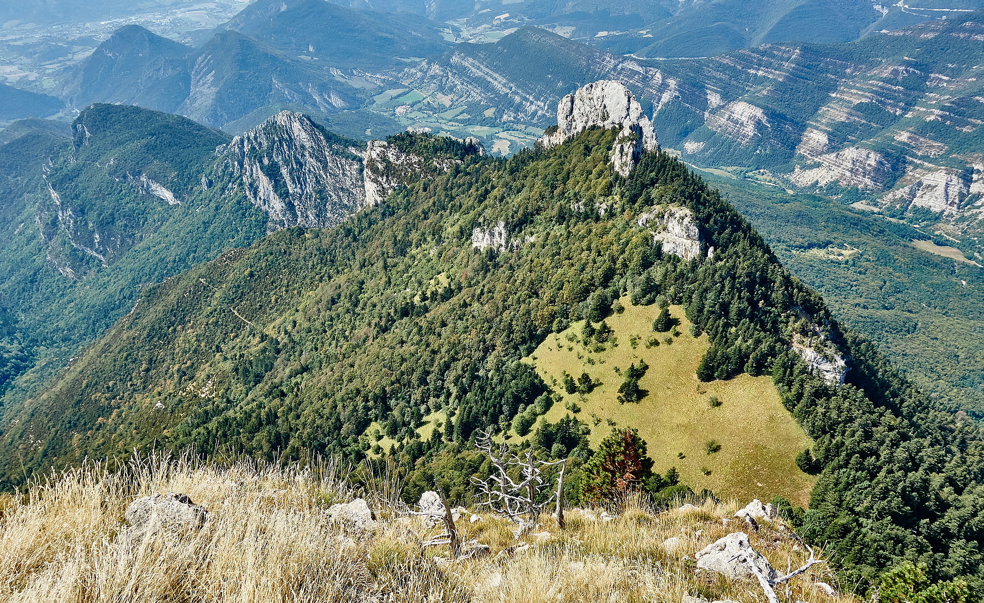 Vue plongeante sur le Dent de Die... - Camptocamp.org Vue plongeante sur le Dent de Die... - Camptocamp.org